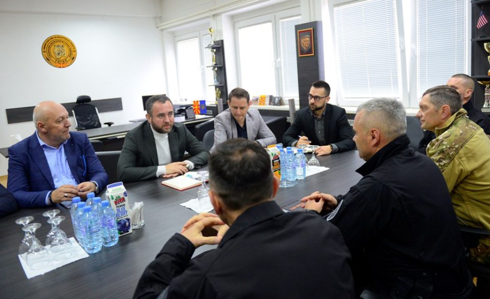 Тошковски во посета на САЕ Тигар“ Курир